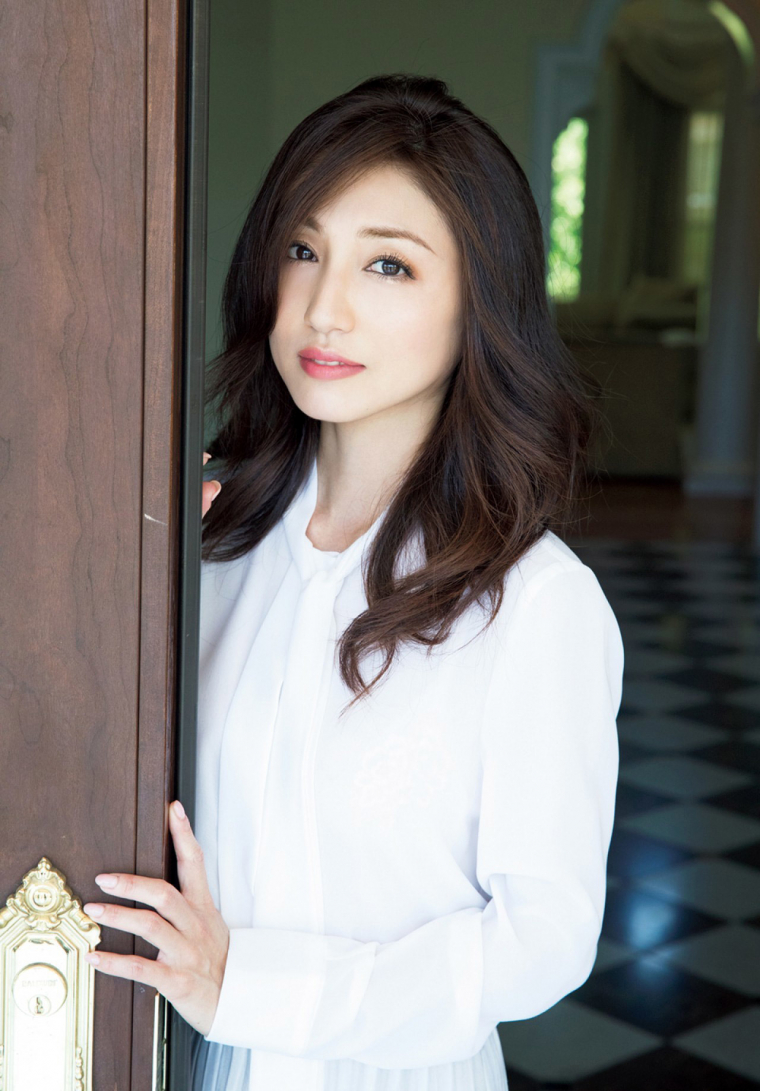 情色-前少年雜誌小姐中川愛海半裸寫真曝光-情色-情趣No.1-PLAYNO.1玩樂達人