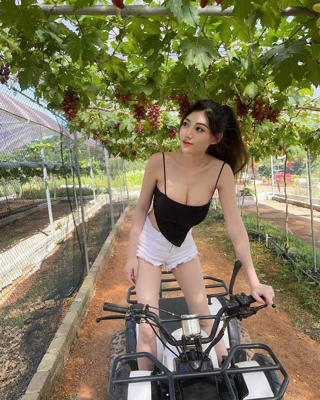 情色-大馬辣模珮琳Pui Lam這身材也太辣，巨乳細腰還有一雙修長美腿！ ...-情色-情趣No.1-PLAYNO.1玩樂達人